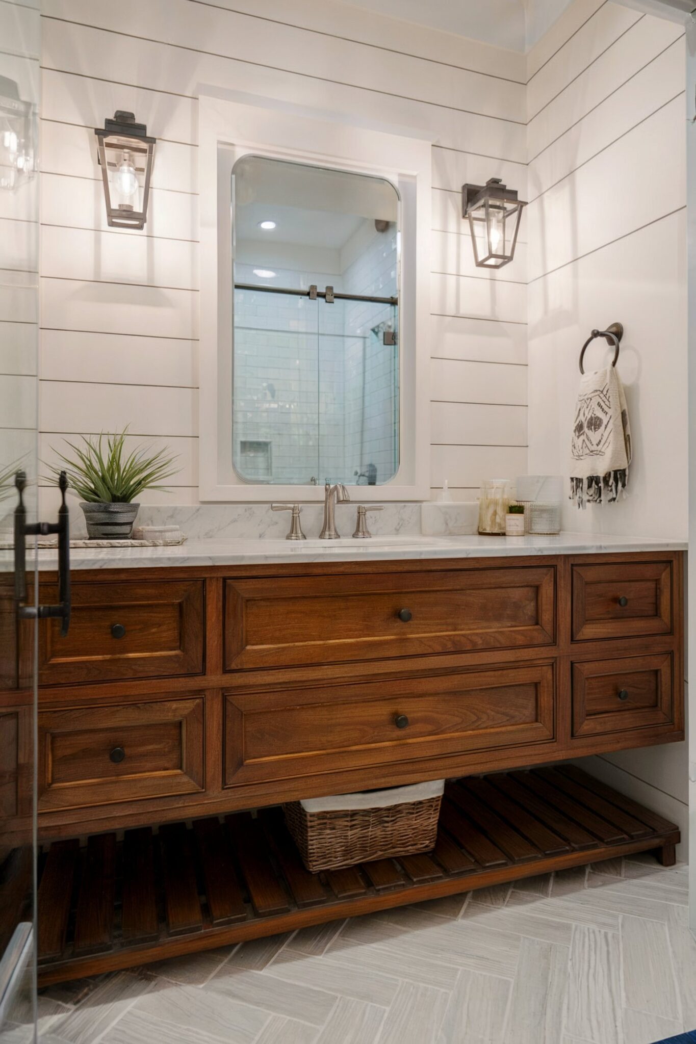 43 Irresistible Farmhouse Bathroom Vanity Ideas to Inspire Your Next ...